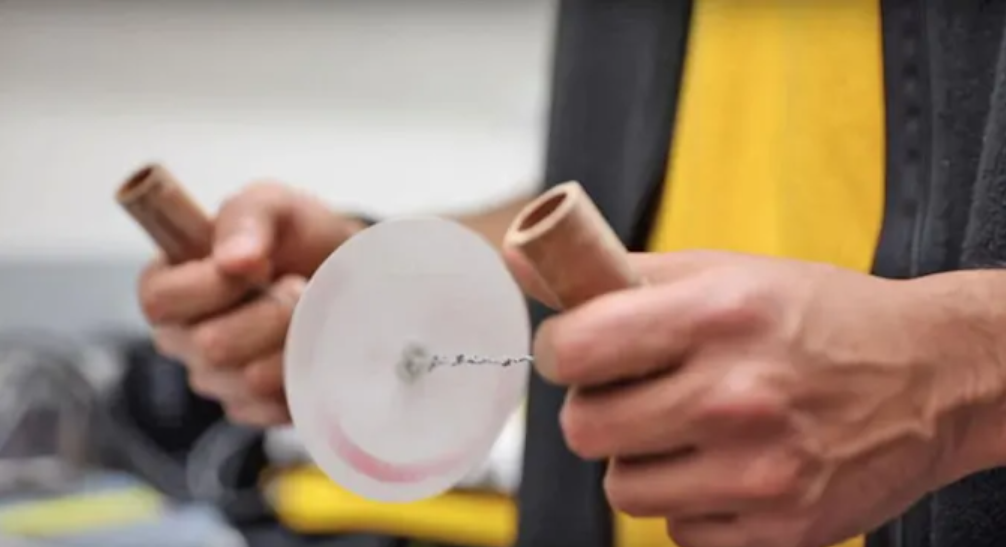 เปเปอร์ฟิวว์ (paperfuge) เครื่องหมุนเหวี่ยงราคาถูกที่ทำจากกระดาษ